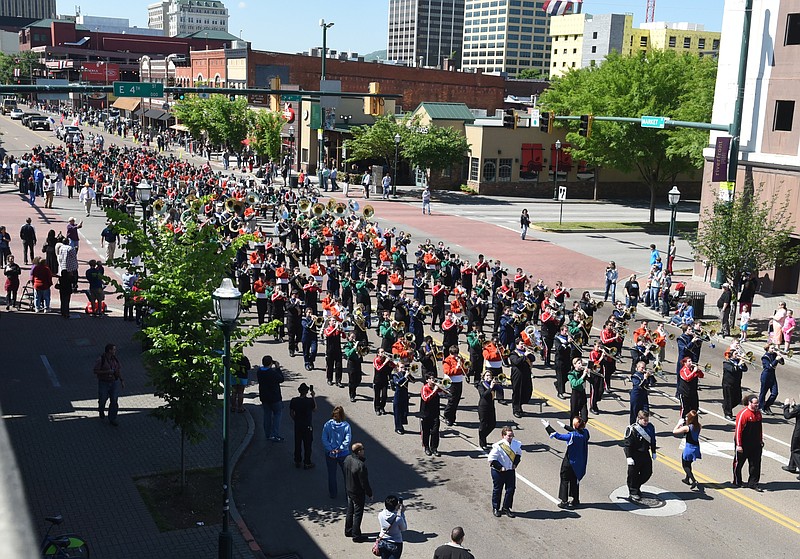 Surge of patriotism swells ranks of city's Armed Forces Day Parade ...
