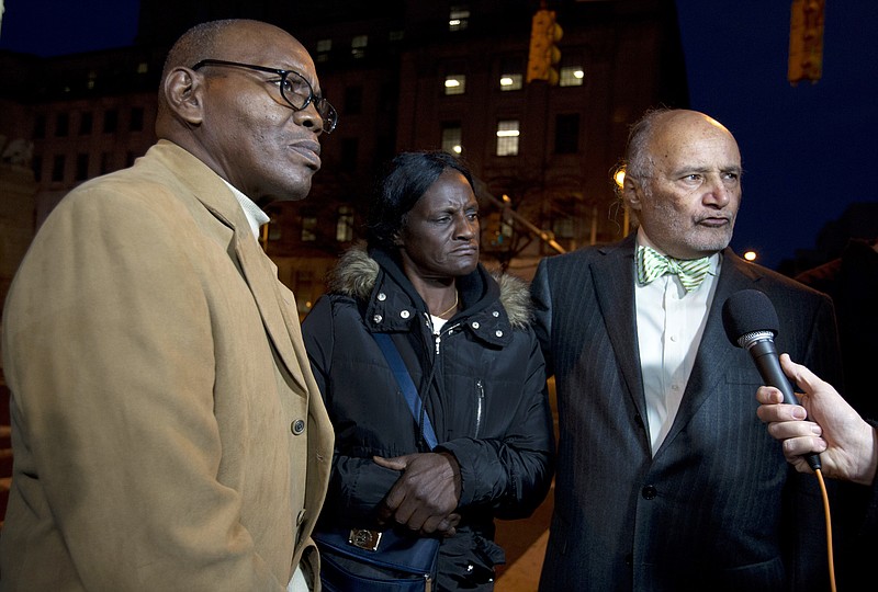 Officer charged in prisoner death decides against jury trial ...