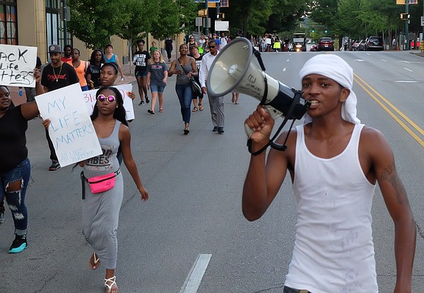 Peaceful Chattanooga march brings tense talk of nation to local streets ...