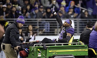 No. 7 Washington loses LB Azeem Victor to broken leg | Chattanooga ...