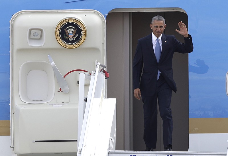 Obama arrives in Greece at start of his final foreign tour ...