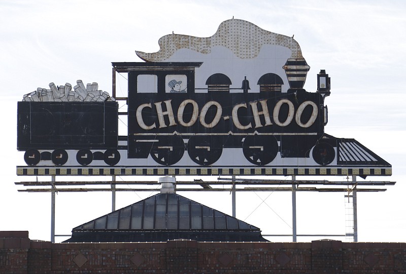 Choo Choo sign could get overhaul | Chattanooga Times Free Press