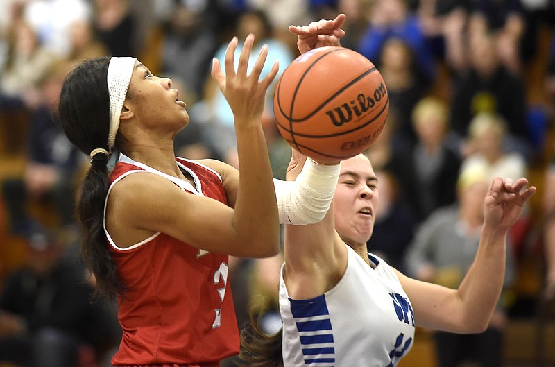 Baylor's ultra-hot start leads to 53-31 win over GPS [photos ...