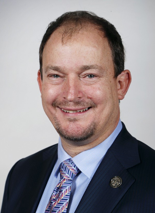 Iowa lawmaker says business degree was Sizzler certificate ...