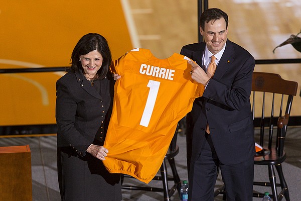 John Currie faces learning curve with Butch Jones and Vols' football ...