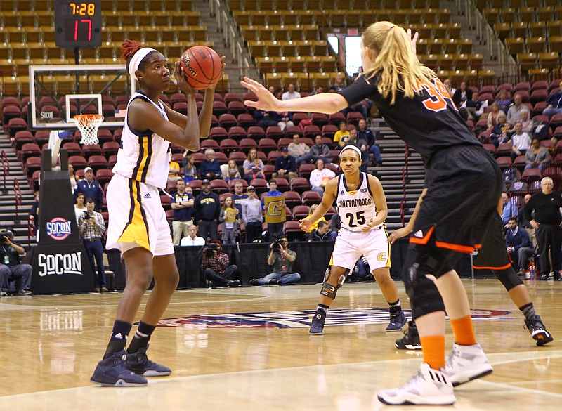Wiedmer: College hoops bowing to experience this season | Chattanooga ...