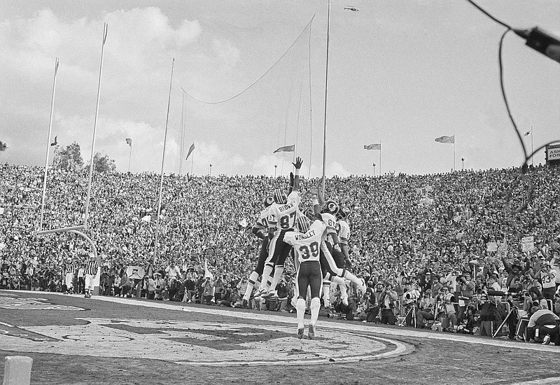 Loosen Up: NFL to allow some flair in celebrations | Chattanooga Times ...