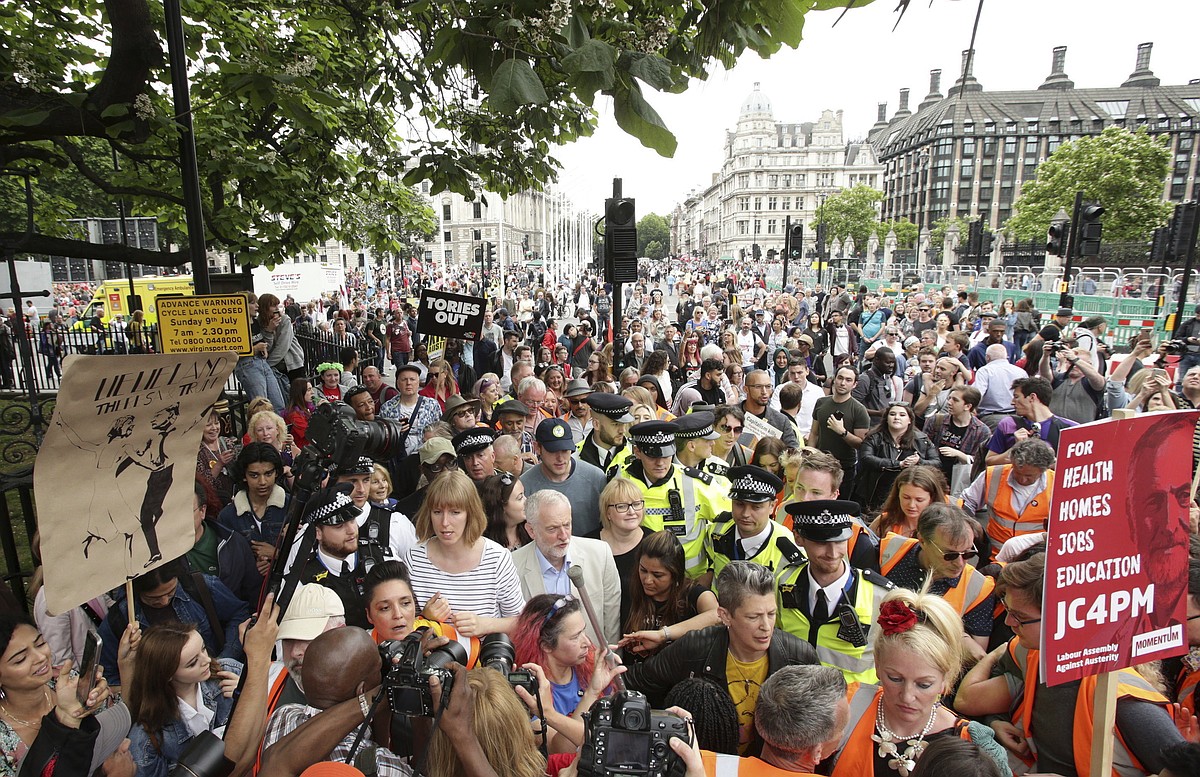 Police, fire heroics prompt anti-austerity push in Britain ...