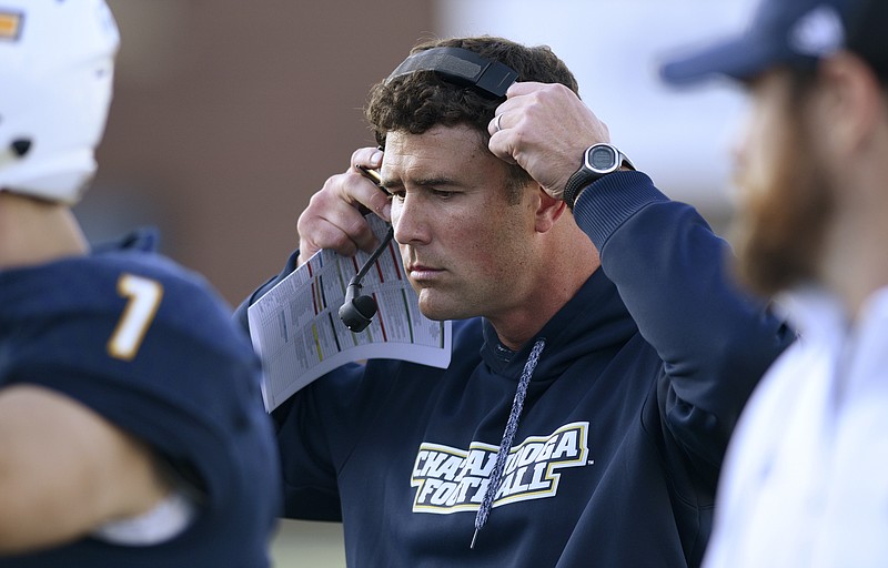 UTC's Tom Arth sees his 'first real adversity' as a coach as ...