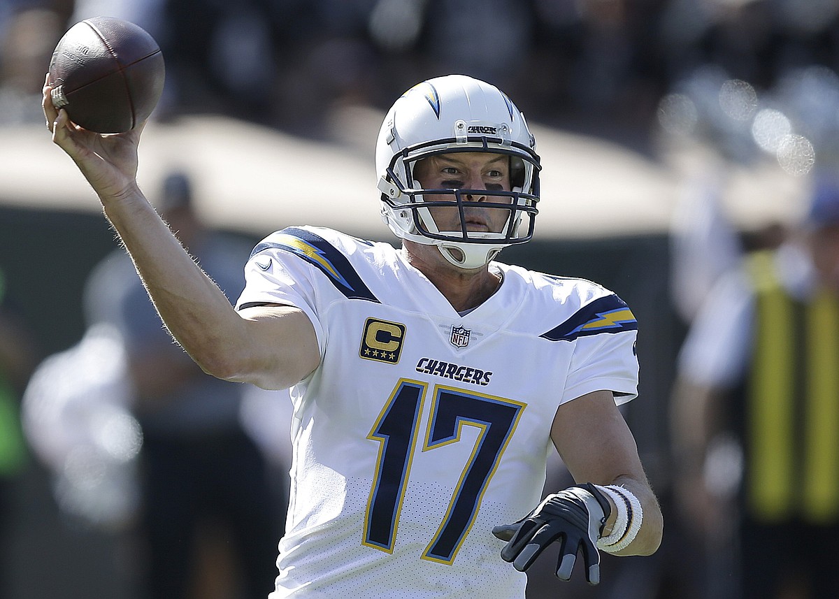 Novak's late kick leads Chargers past Raiders 17-16 | Chattanooga Times ...