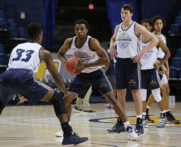 Sophomore Rodney Chatman embracing leadership role for basketball Mocs ...