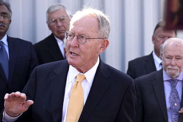 Sen. Alexander says he's 'not a big fan' of proposals to arm teachers ...