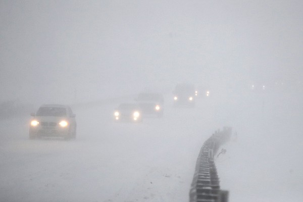 Blizzard rolls up the East Coast, with cold blast to follow ...