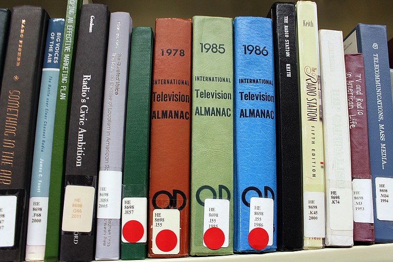 A library without books? Universities purging dusty volumes ...