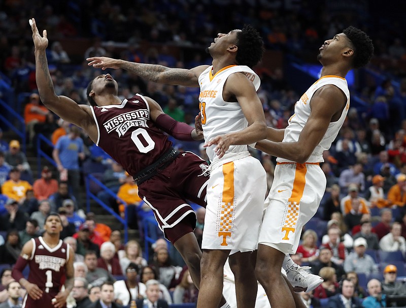 Vols basketball notes: Admiral Schofield prays for injured opponent ...