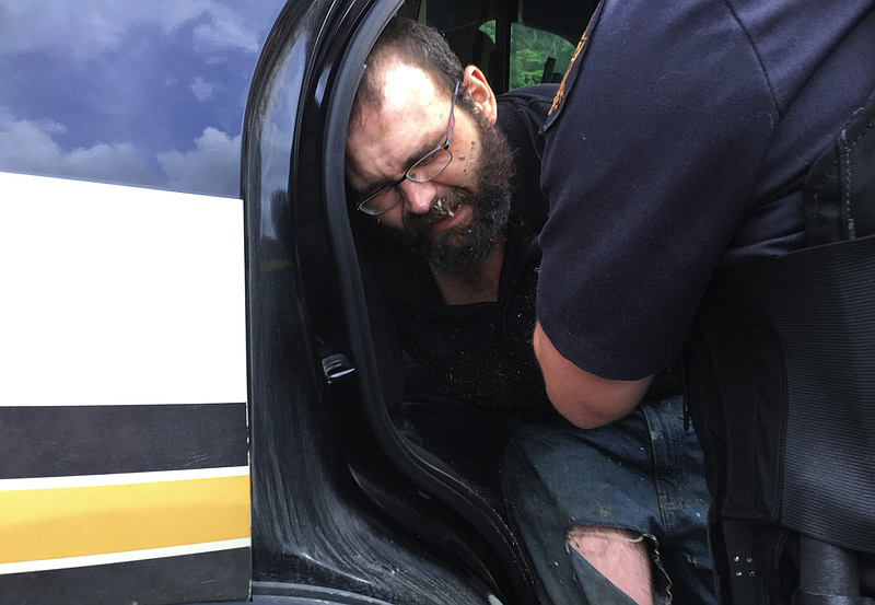 Man accused of killing Tennessee deputy arrested | Chattanooga Times ...