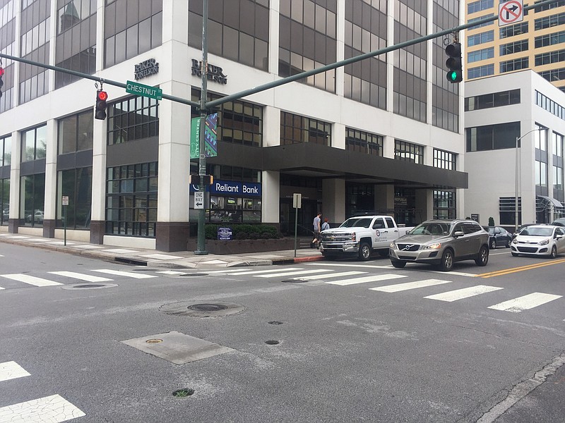 Reliant Bank wants tower signs to mark new bank in Chattanooga ...
