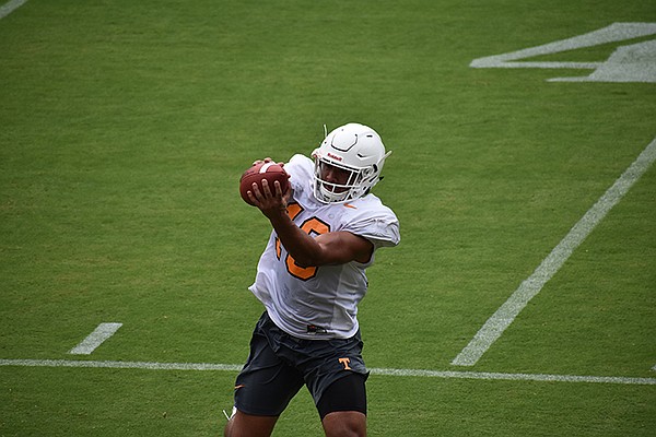 Pass-catching Tennessee tight ends learning to block | Chattanooga ...