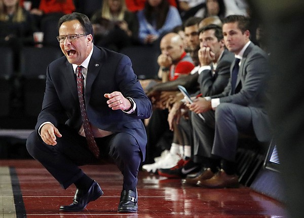 Tom Crean looks to build hoops power at football-crazy Georgia ...