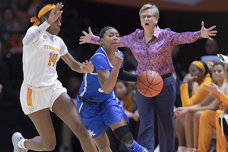 5-at-10: Friday mailbag on time for Holly to go, TV sports predictions ...