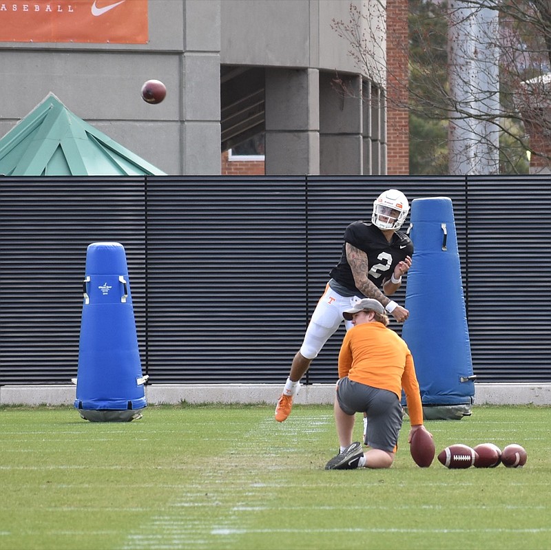 Vols quarterback Jarrett Guarantano has added weight, confidence ...