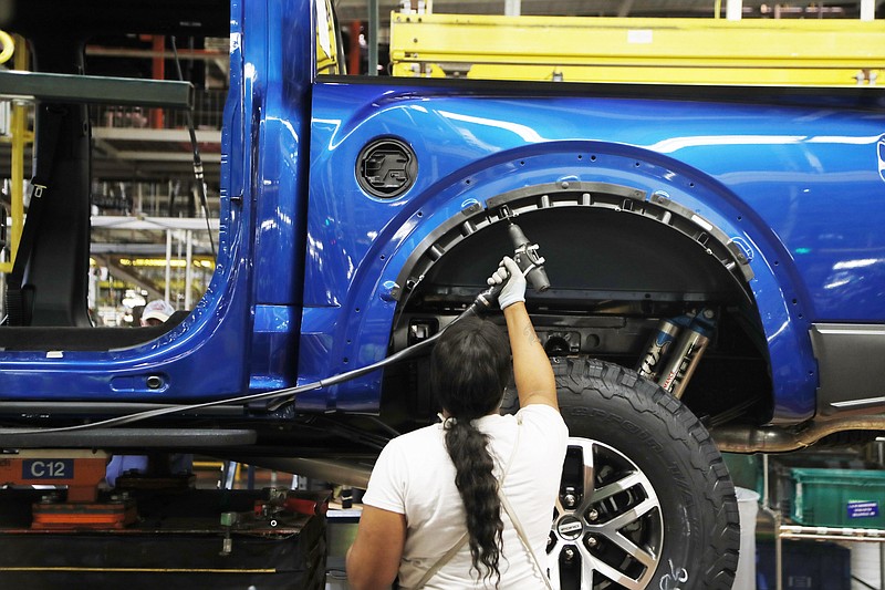Ford expands electric vehicle, SUV production, adding 3,000 jobs ...