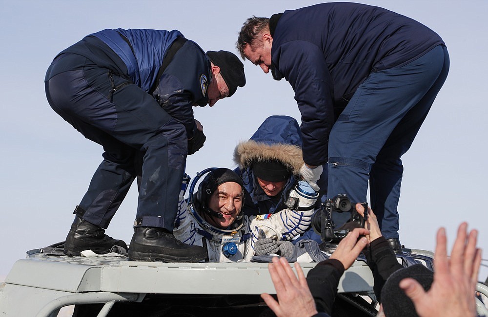 NASA crewmates back from space | Chattanooga Times Free Press