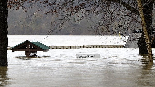 Heavy rains raise Tennessee River levels with flooding in some low ...