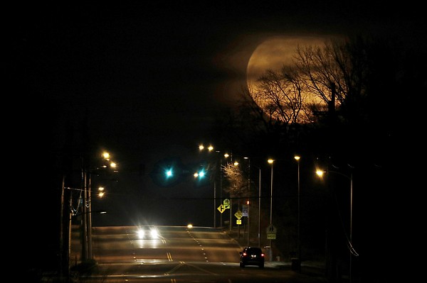 Stuck home? Planets, moon providing predawn entertainment | Chattanooga ...