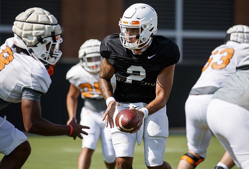 Vols quarterbacks have depth, experience and promise | Chattanooga ...