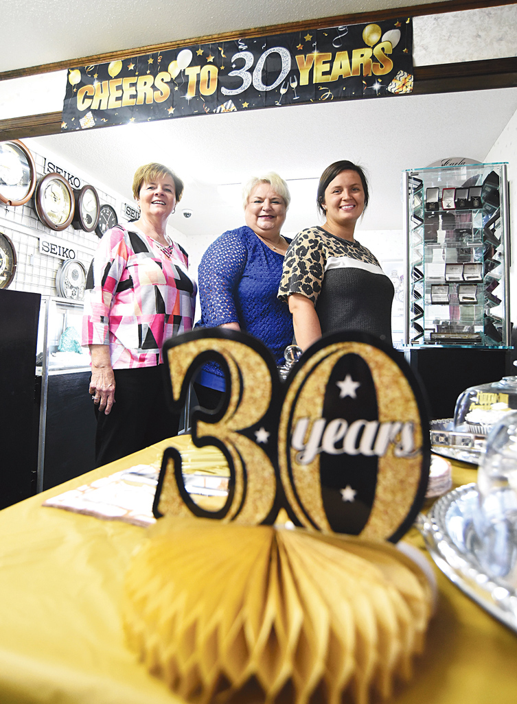 Lisa's Gold and Diamonds celebrates 30 years in business in Fort ...