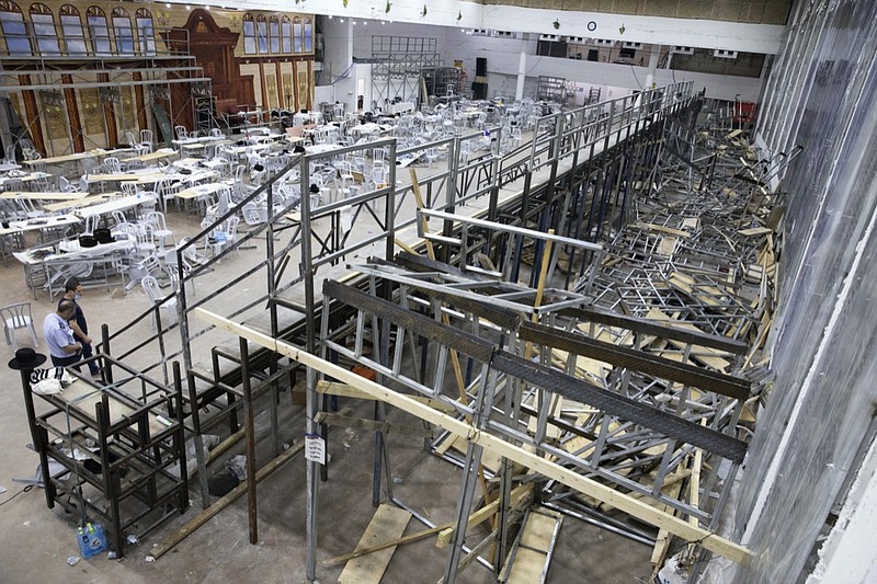 Israeli paramedics: 2 dead in synagogue bleacher collapse | Chattanooga ...