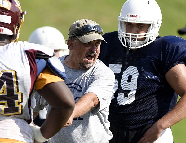 McMinn Central football coach Derrick Davis resigns, will join another ...