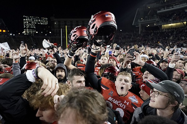 Cinderella Cincinnati makes history with College Football Playoff ...