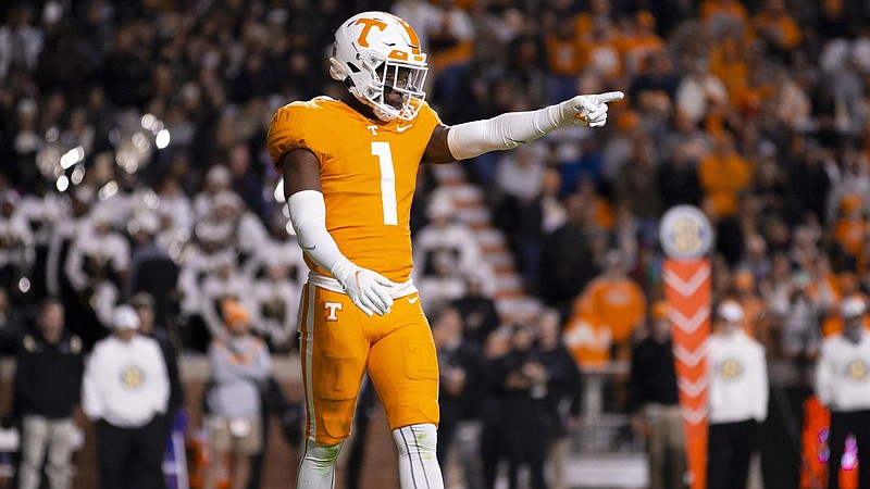 Trevon Flowers, Jaylen McCollough step up as needed defensive leaders ...