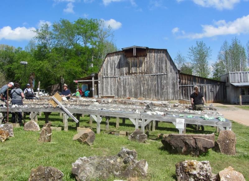 ARKANSAS SIGHTSEEING: Quartz, the official state mineral, is plentiful ...