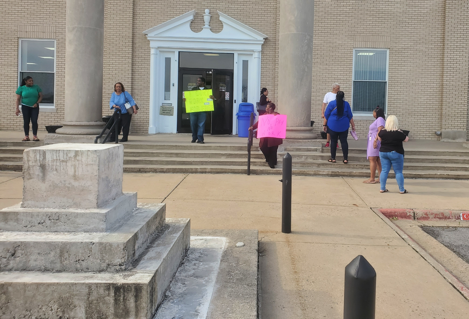 Jefferson County employees take off, return after pay signed off | Pine ...